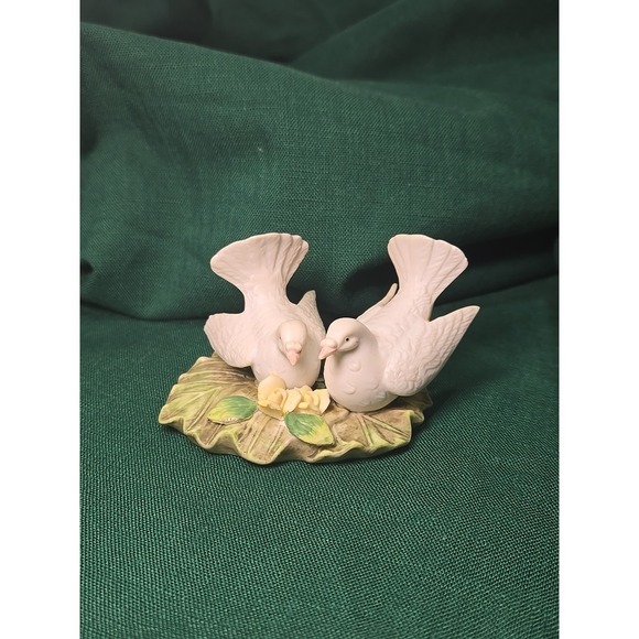 Lefton | Party Supplies | Vtg 985 Lefton Hand Painted Porcelain Doves ...